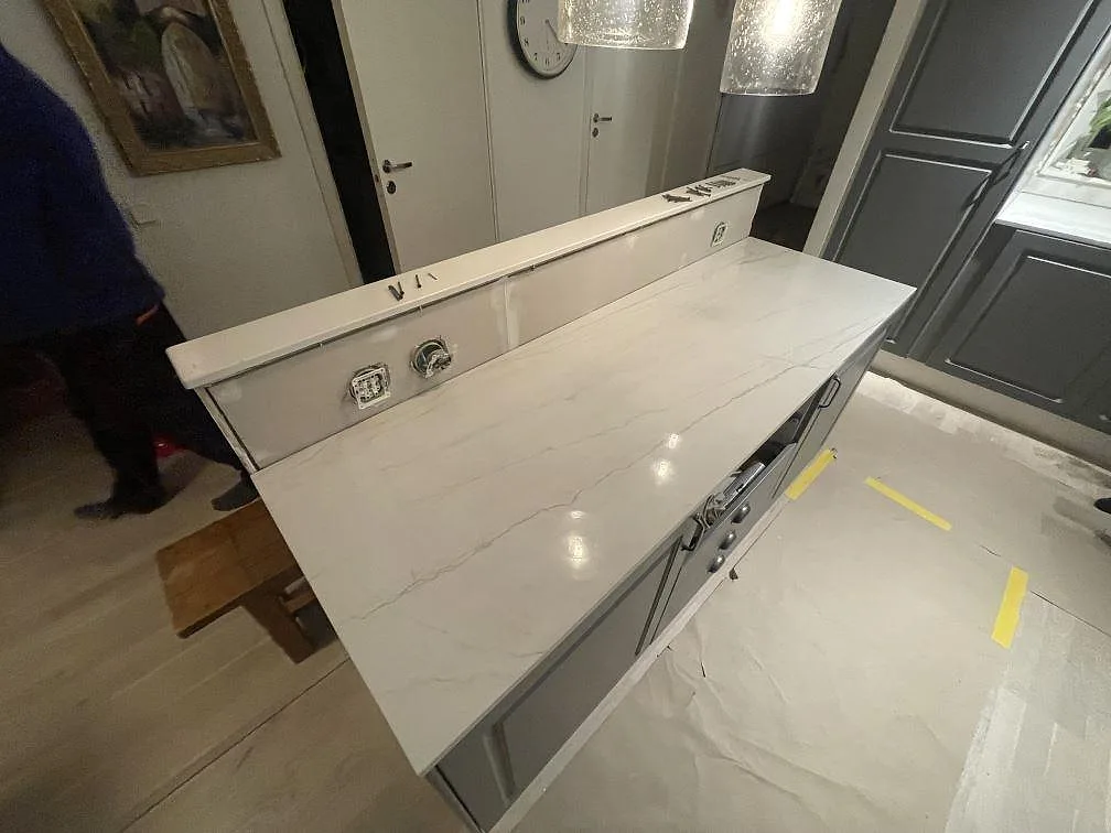 Köksbänkskiva i Dekton Limbo, Nyköping | Genomfört projekt | Stenskivor ...